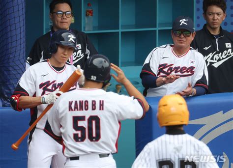 첫 안타 강백호 선수들에게 미안…앞으로 더 보여줘야 공감언론 뉴시스통신사