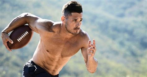 New England Patriots WR And Two Time Super Bowl Champ Danny Amendola Is Having The Time Of His
