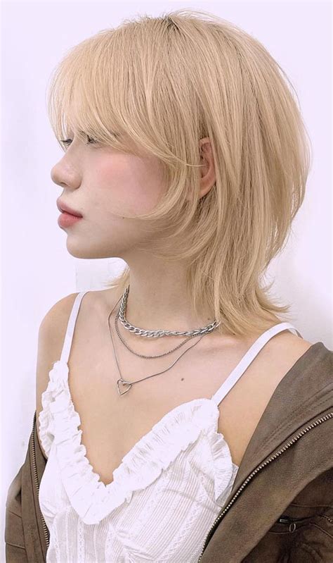 40 Fierce And Fabulous Wolf Haircut Ideas Platinum Blonde Wolf Short