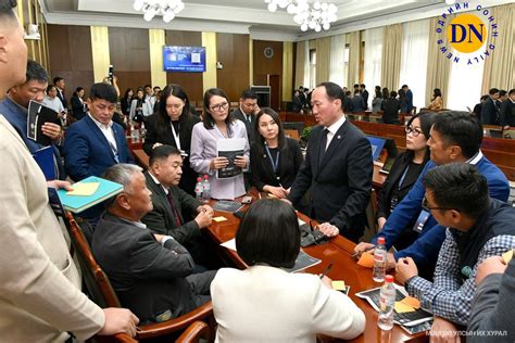 Үйлдвэрлэл технологийн паркуудын эрх зүйн зохицуулалт цаашдын хөгжлийн асуудлыг хөндөн хэлэлцлээ