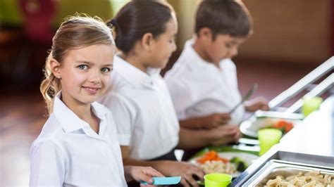 У Миколаєві запровадили харчування для учнів початкових класів Інтент Суспільно політичне