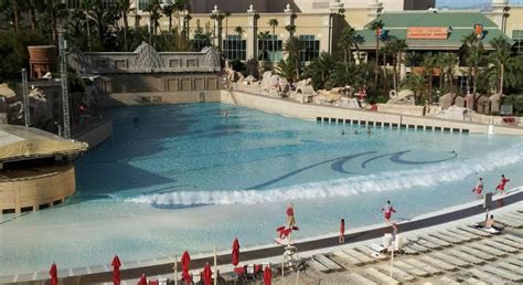 Mandalay Bay Pool Parties And Hours In 2023