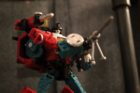 Essexs Toys • Transformers Reveal The Shield Perceptor The