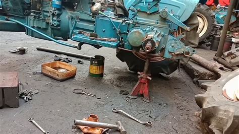 Oil Seal Replacement Rear Axle Hinomoto E16 Engine S110 Youtube