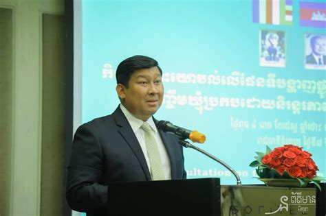 លោក សាយ សំអាល់ ៖ ទឹកឃ្មុំត្រូវបានប្រជាពលរដ្ឋទូទៅចាត់ទុកជាឱសថ សារព័ត៌មាន នគរវត្ត