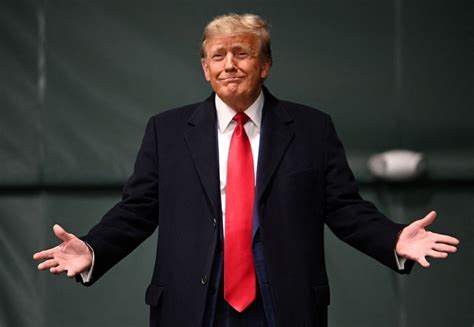 رفتار عجیب ترامپ در ژاپن خانم نخست وزیر گیج شد فیلم