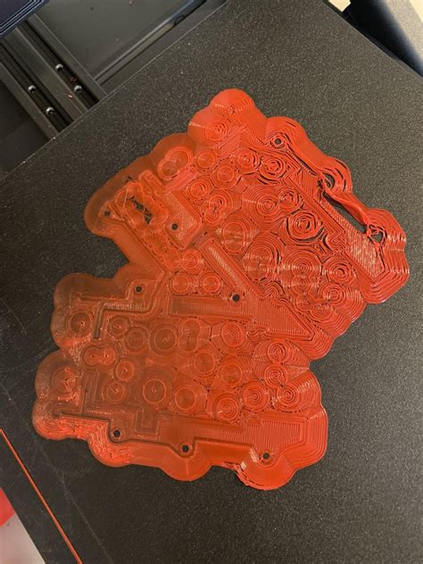 i think that this is over extrusion and maybe some leveling issue how