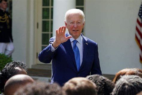 Байден 2024 жылы президент сайлауына түсетінін ресми мәлімдеді