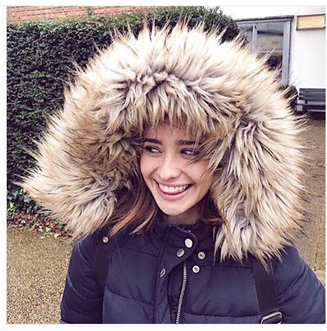 Holly Earl Rcelebs