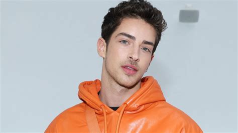 Manu Ríos En La Semana De La Moda De París Por Qué El Actor Español Lleva Loewe Mejor Que Nadie