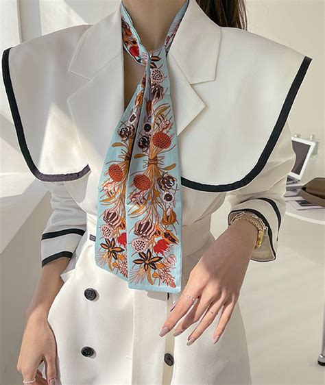 다바걸 오블리크트윌리스카프d1ac 30대여성쇼핑몰 20대여자쇼핑몰 키작은여자쇼핑몰 여성의류쇼핑몰 데이트룩 데일리룩 여친룩 스카프 쁘띠스카프 잡화 패션잡화 여성잡화 여성