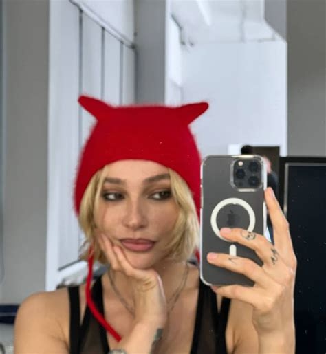 Пин от пользователя Лилия на доске Быстрое сохранение Позы моделей Вдохновленные наряды Инди