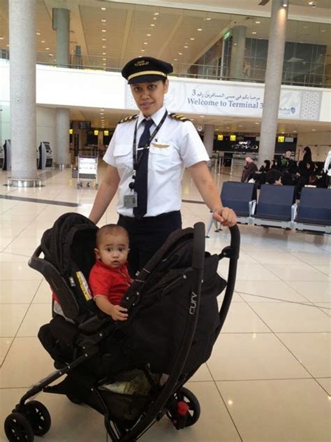 Foto 5 Pilot Muda Dan Cantik Indonesia ~ Dunia Unik