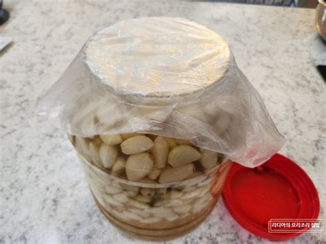1차 마늘 삭히고 2차 소스만들어 마늘장아찌 담그는 방법