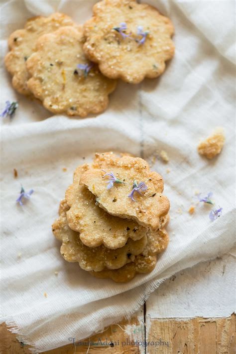Biscottini Al Burro Ai Fiori Di Rosmarino Con Farina Einkornrosemary