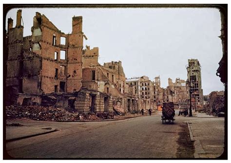 Warsaw In Ruins Rare Photos Of The Destroyed Post War Warsaw 1945