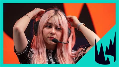 Lec Referee Yuli Describes Her Job What Happens When A Player Spills Water Voicecomms