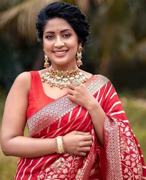 Navya Nair Scrolller
