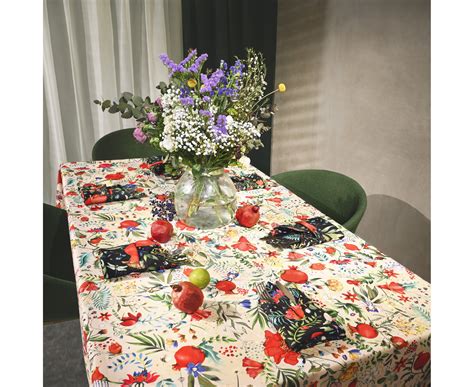 სუფრა ბროწეულების ბაღი თეთრი