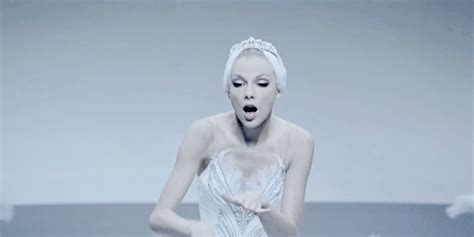 Taylor Swifts Dancing Makes Us Love Her Even More Entertainment Tonight
