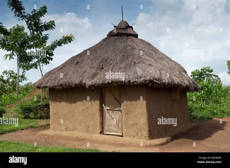 Casa Con Techo De Paja En Los Jardines Butchart