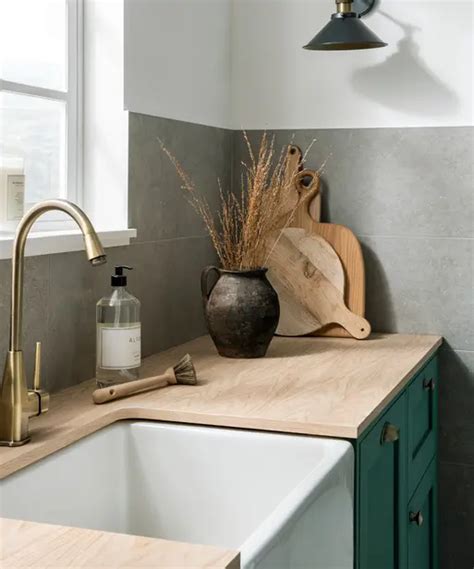 Essen™ Topps Tiles