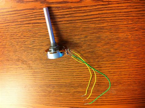 Arduino Servos Potenciómetro Paso 2 Conexión 1 Potenciómetro