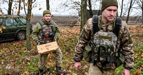 vladimir putin s top military commander hospitalized after poisoned