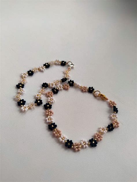 Браслет из бисера ромашки, bead bracelet daisies | Бисерные украшения ...
