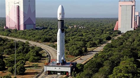 India Launches Its First Reusable Hybrid Rocket