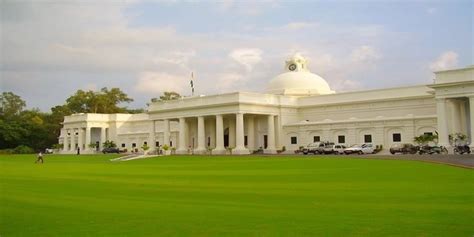 IIT Roorkee - Info, Ranking, Cutoff & Placements 2018 | College Pravesh