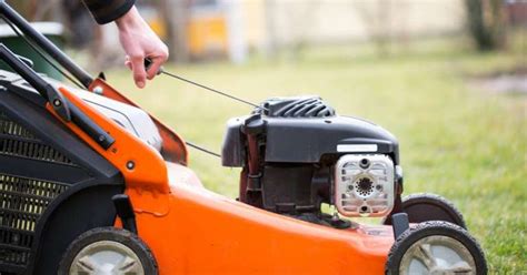 Lawn Mower Pull Cord Not Catching? [How to Fix] - Lawn Chick