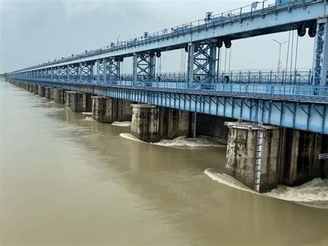 Uttar Ganga Water Level Rises In Kanpur Authorities Issue Alert For
