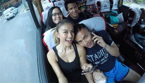 Foto Foto Intim Wijaya Saputra Dengan Agnes Monica Photo Fimela Com