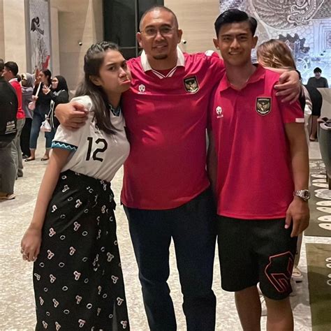 Momen Selebrasi Pratama Arhan Buka Baju Jadi Sorotan Tenyata Azizah Salsha Enggak Tahu Mau