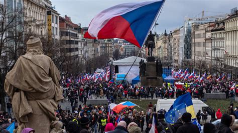 Хиляди на антиправителствен протест в Прага ВИДЕО СНИМКИ Nova