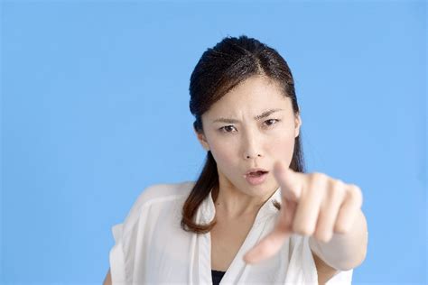 高飛車な女の6つの特徴と対策 トラジョ〜トラブル女子の全貌