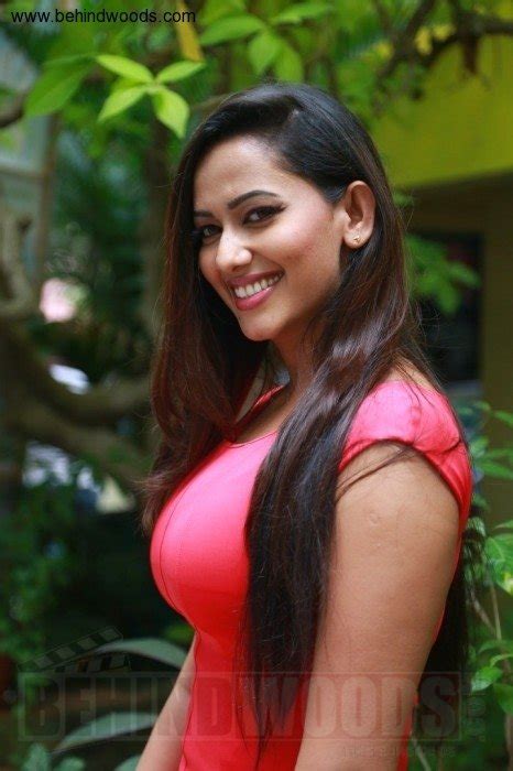 Sanjana Singh Aka Sanjanaa Photos Stills Images