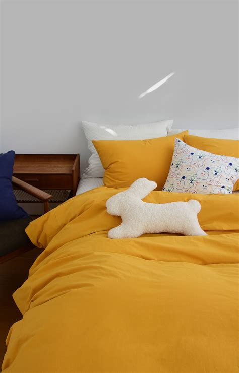 해피 버니 블랙 플러시 쿠션 감도 깊은 취향 셀렉트샵 29cm