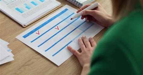 Woman Worker Draws Check Marks With Marker In Planner Stock Video Video Of Organizer