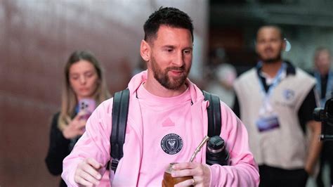 Fan Got Selfie With Lionel Messi During Game In Kansas City Kansas
