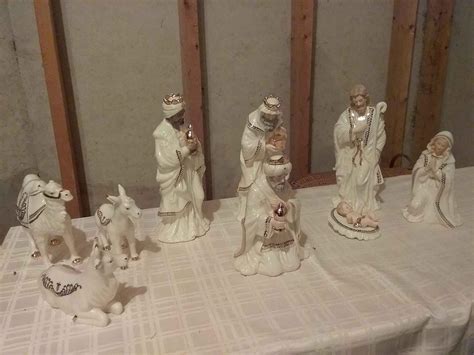 Jade Porcelain Nativity Set 4438526009