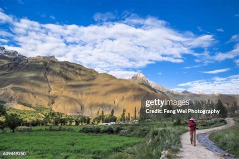 Woman Agriculture Pakistan Photos And Premium High Res Pictures Getty