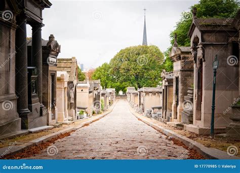 Pere Lachaise Cemetery Paris Stock Image Image Of Death Casket