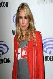 Sarah Carter Falling Skies Press Line At Wondercon Anaheim 2014