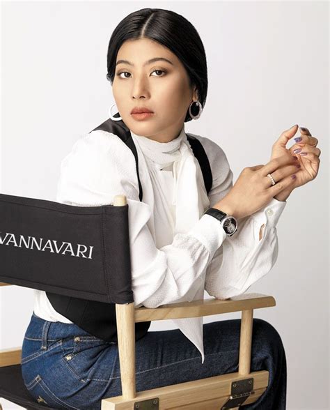 패션 디자이너 태국 공주 단번에 육군 소장 됐다