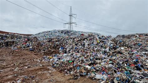 Откриха незаконно сметище край София Снимки