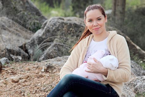 Кърмене на публични места Lansinoh