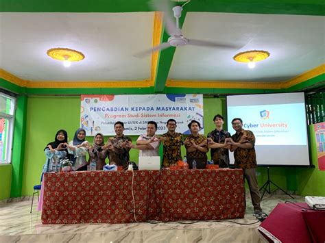 Pkm Uiux Prodi Sistem Informasi Cyber University Di Smk Citra Negara Depok Silvanya Assyfa Frizli
