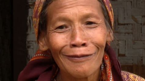 Suami Menghilang Mak Oom Pantang Menyerah Mengais Rezeki Dari Kiciwis